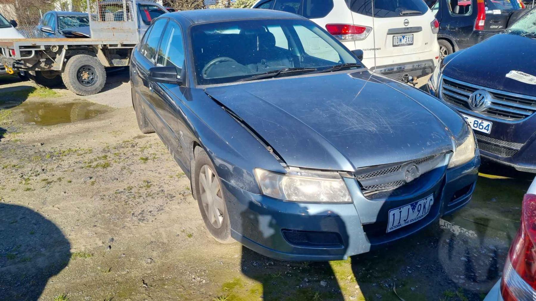 Damaged 2005 Holden Commodore VZ Executive Sedan For Auction in ...