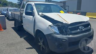 Damaged 2011 Toyota Hilux 150 Workmate Cab Chassis Unknown For Auction ...