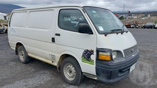 Damaged 1999 Toyota Hiace RZHR Van Unknown For Auction in National ...