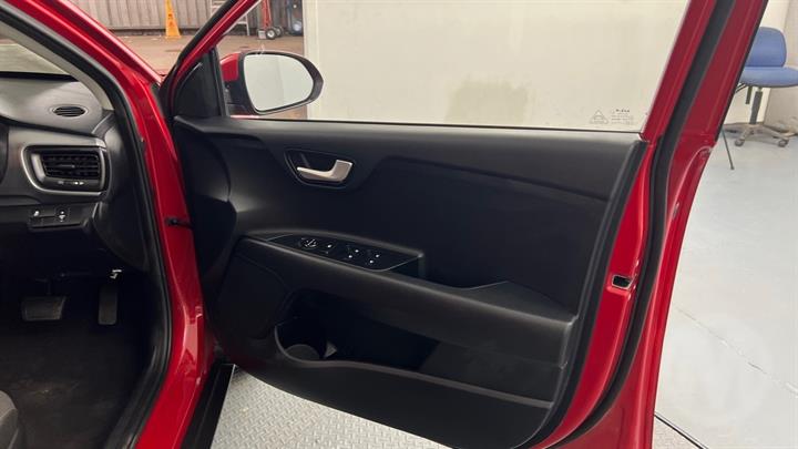 Used 2021 Kia Stonic YB CUV S 5D Station Wagon For Auction in Moorebank ...