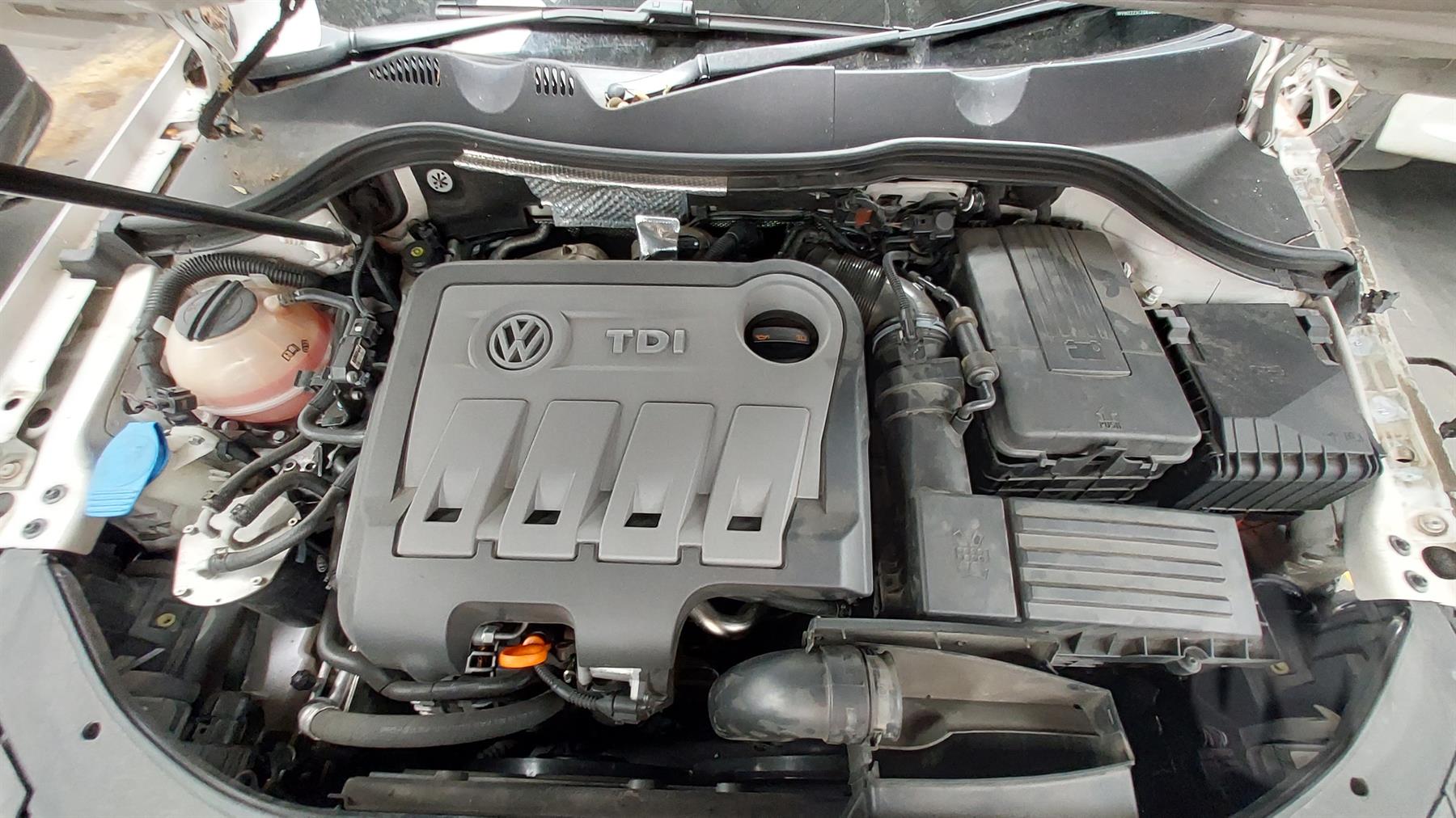 Damaged 2013 Volkswagen Passat B7 Alltrack Station Wagon For Auction in ...
