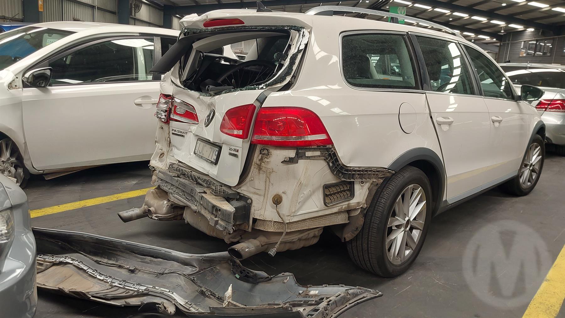Damaged 2013 Volkswagen Passat B7 Alltrack Station Wagon For Auction in ...