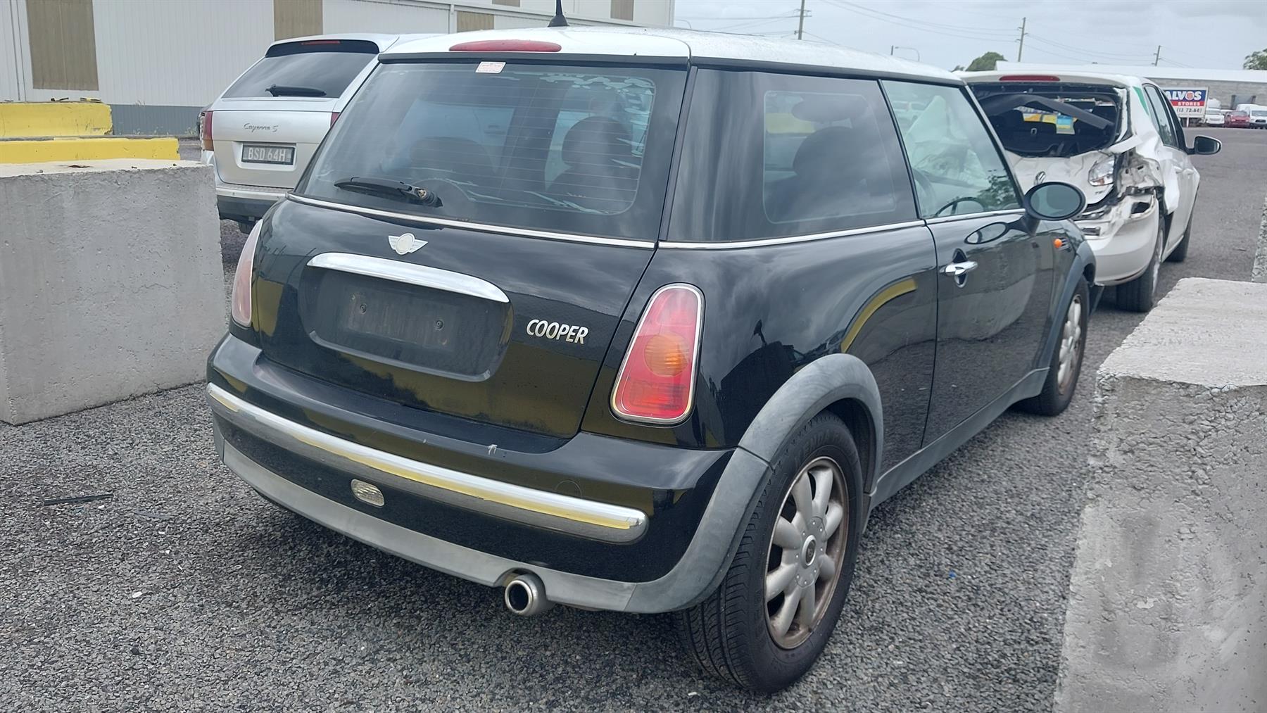 Damaged 2002 MINI Cooper R50/R52 Hatch For Auction in National Online, National – Manheim ...