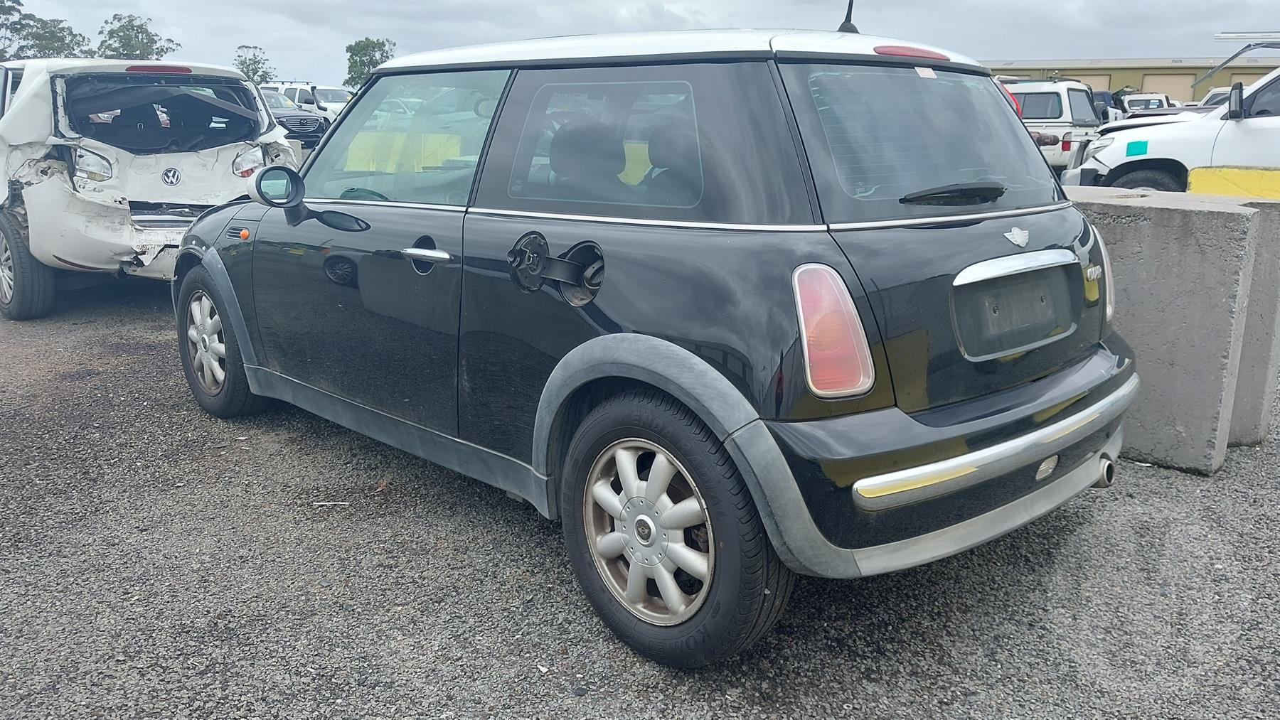 Damaged 2002 MINI Cooper R50/R52 Hatch For Auction in National Online, National – Manheim ...