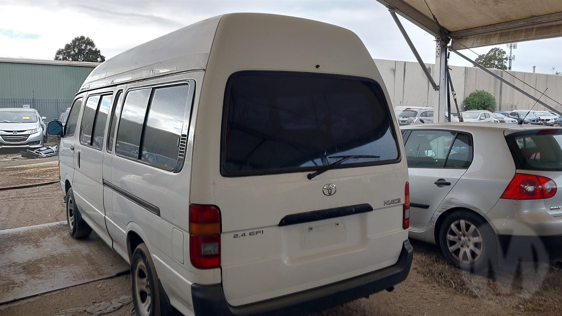 Damaged 1999 Toyota Hiace RZHR Commuter Mini Bus For Auction in National Online, National ...