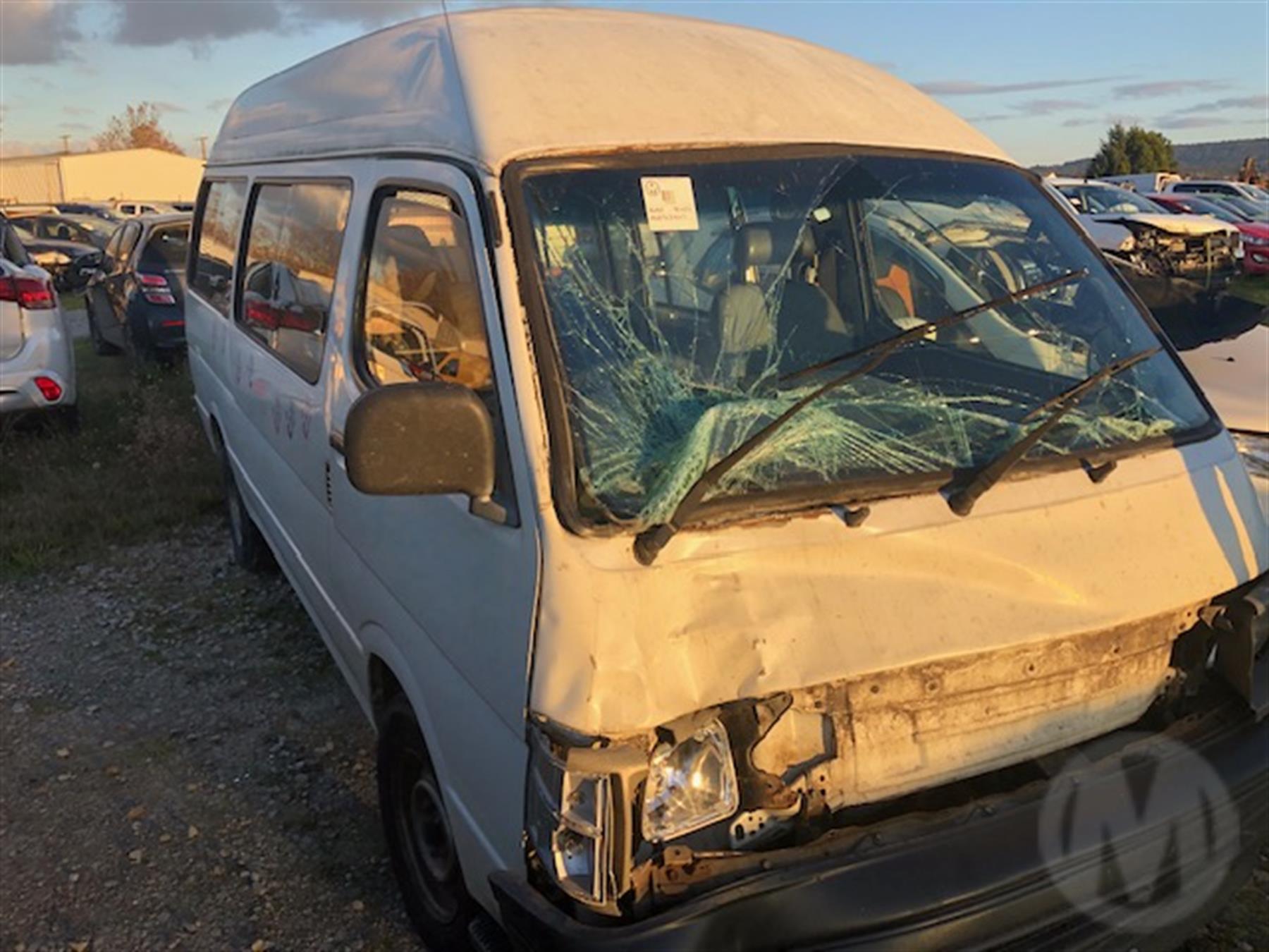 Damaged 1997 Toyota Hiace LH Commuter Mini Bus For Auction in National ...