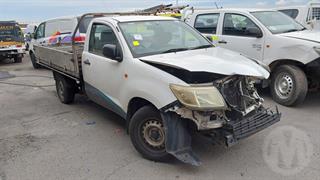 Damaged 2013 Toyota Hilux 150 Workmate Cab Chassis For Auction in ...
