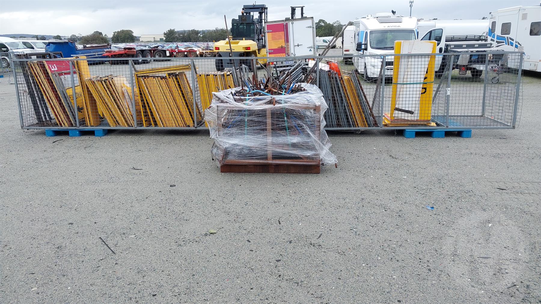 Used Stillage OF Road Signs Miscellaneous For Auction in Perth Int'l ...