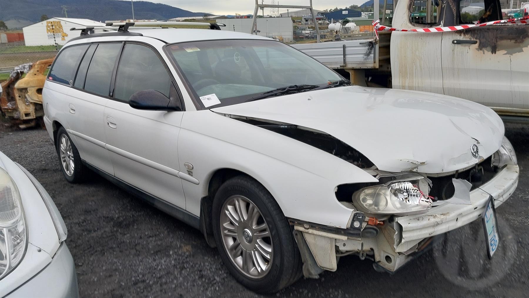 Damaged 2000 Holden Commodore VX Lumina Station Wagon 4D Wagon For ...