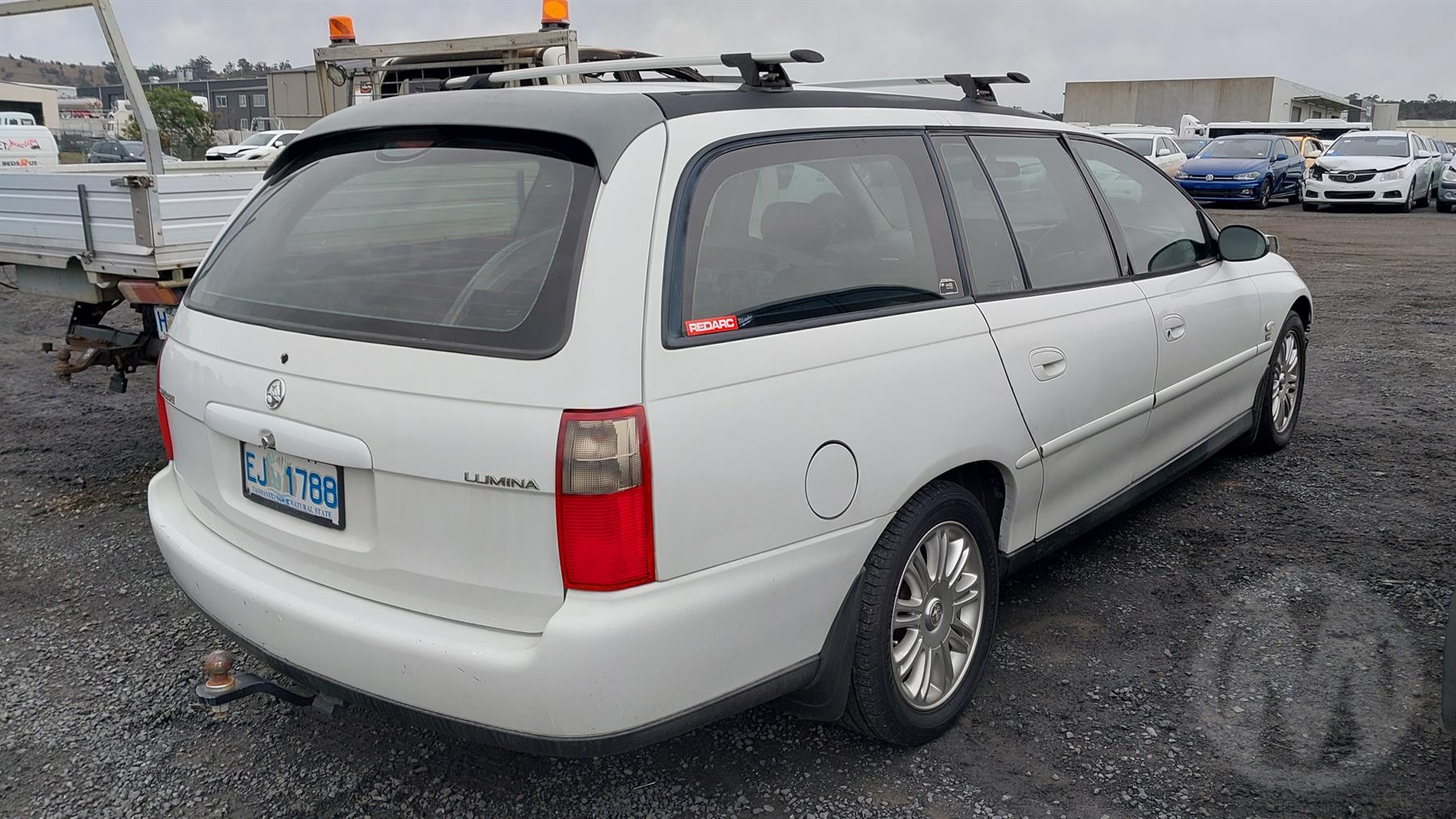 Damaged 2000 Holden Commodore VX Lumina Station Wagon 4D Wagon For ...