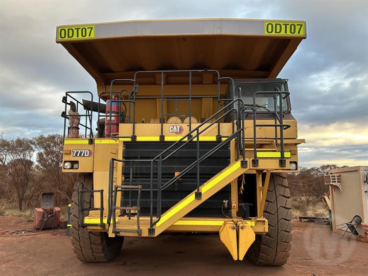 Used 2006 Caterpillar 777D Dump Truck For Auction in Perth Int'l ...