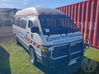 Damaged 1993 Toyota Hiace RZH Commuter Mini Bus For Auction in National ...