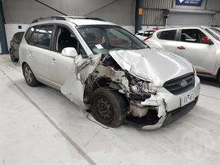 Damaged 2008 Kia Rondo LX Wagon For Auction in National Online ...