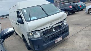 Damaged 2014 Toyota Hiace 200 SLWB High Roof Van For Auction in ...