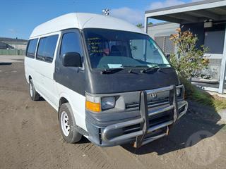 Damaged Toyota Hiace Van BUS For Auction in National Online, National ...
