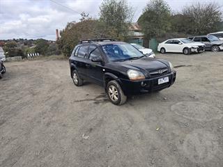 Damaged 2009 Hyundai Tucson City SX S/Wagon 4D Wagon For Auction in ...