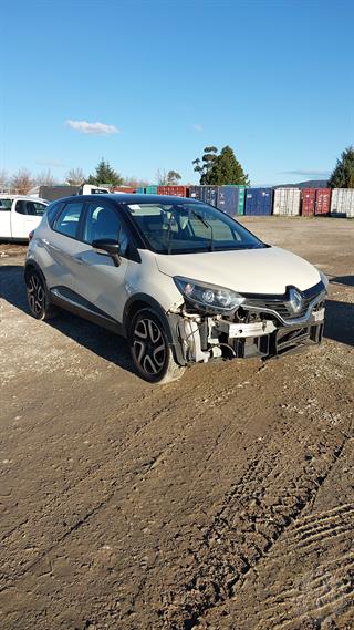 Damaged 2015 Renault Captur J87 Expression Station Wagon Station Wag ...