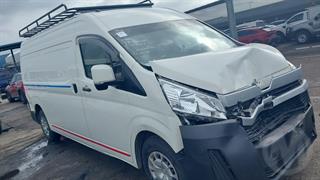 Damaged 2020 Toyota Hiace SLWB Van For Auction in National Online ...