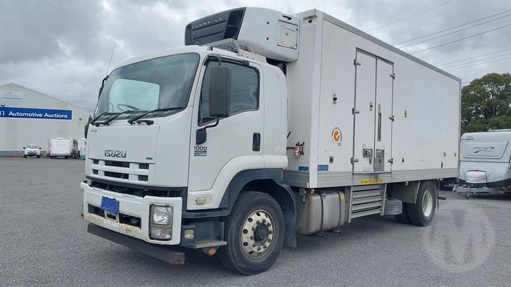 Used 2013 Isuzu FVD1000 Refrigerated Pantech GCM 32,000kg For Auction ...