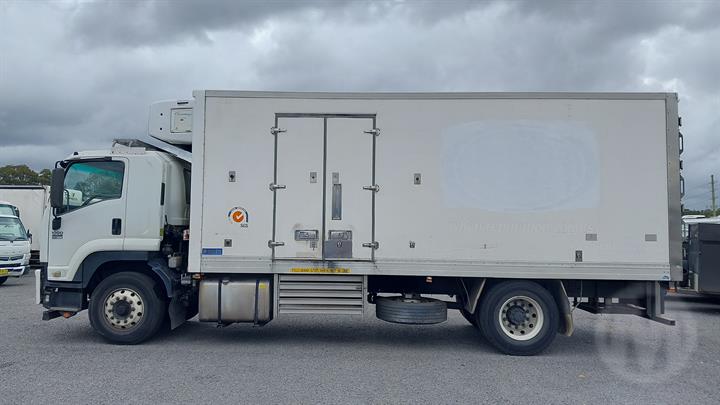 Used 2013 Isuzu FVD1000 Refrigerated Pantech GCM 32,000kg For Auction ...