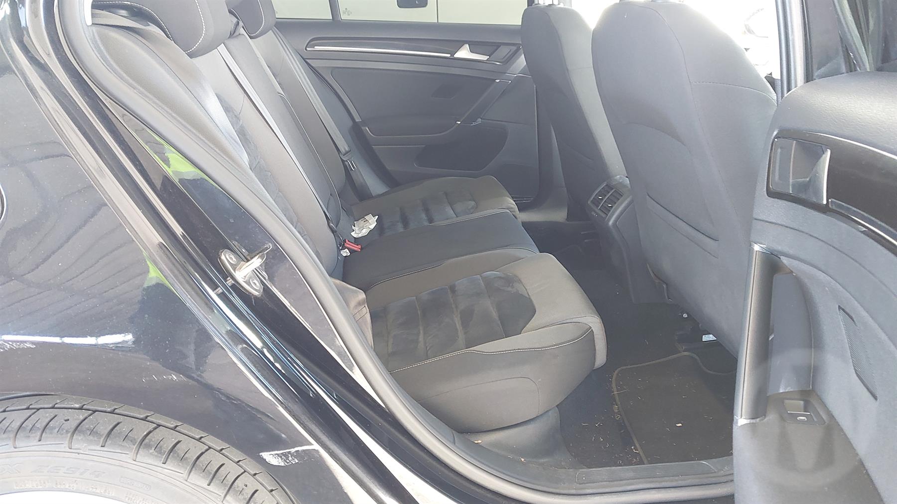 Damaged 2013 Volkswagen Golf VII 103TSI Highline Hatch Hatch For ...