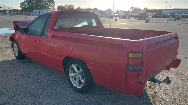 Damaged 1995 Holden Commodore VS Ute Utility For Auction in National ...