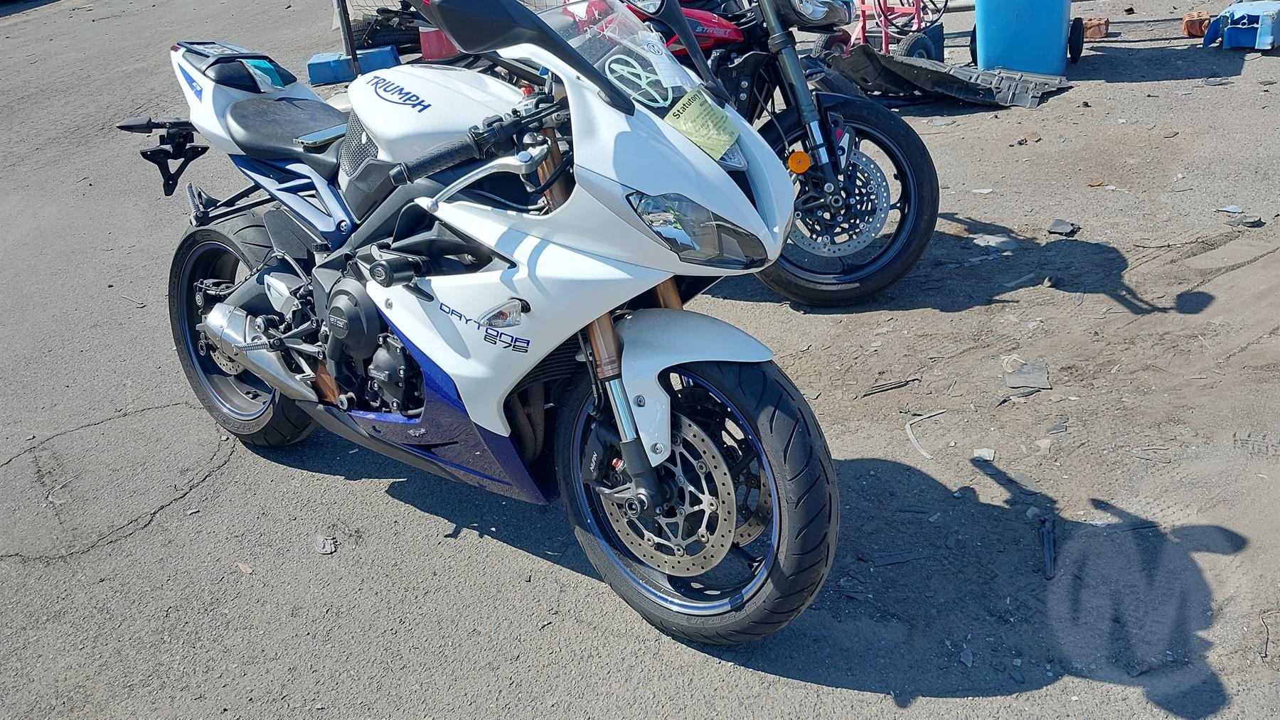 Damaged 2015 Triumph H675 Motorcycle For Auction in National Online ...