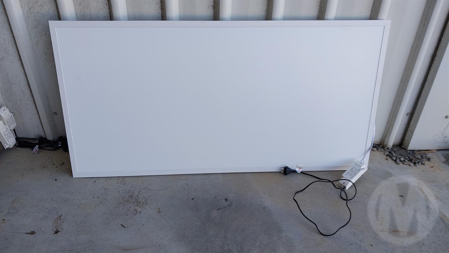 Used 11 x Sal S9784 TC/DP Led Panels For Auction in National Online ...