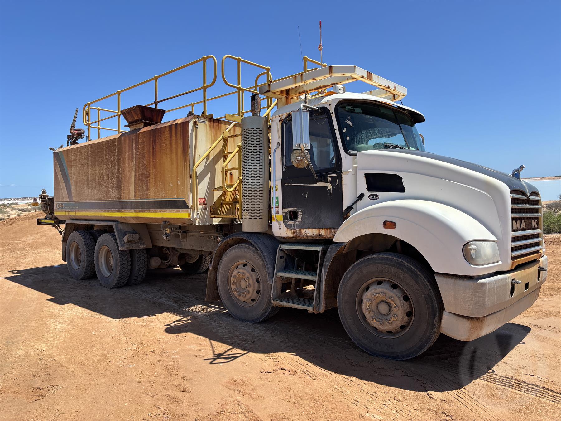 Used 2018 Mack Metroline 8X4 Water Cart GCM 33,000kg For Auction in ...