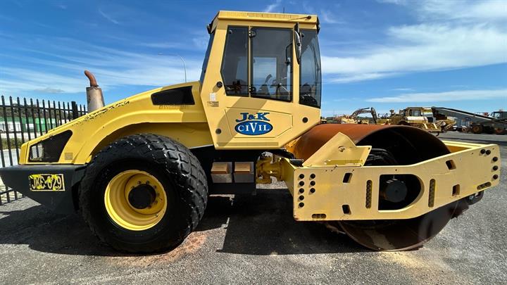 Used 2008 Bomag BW211D-4 Roller For Auction in Perth Int'l Airport ...