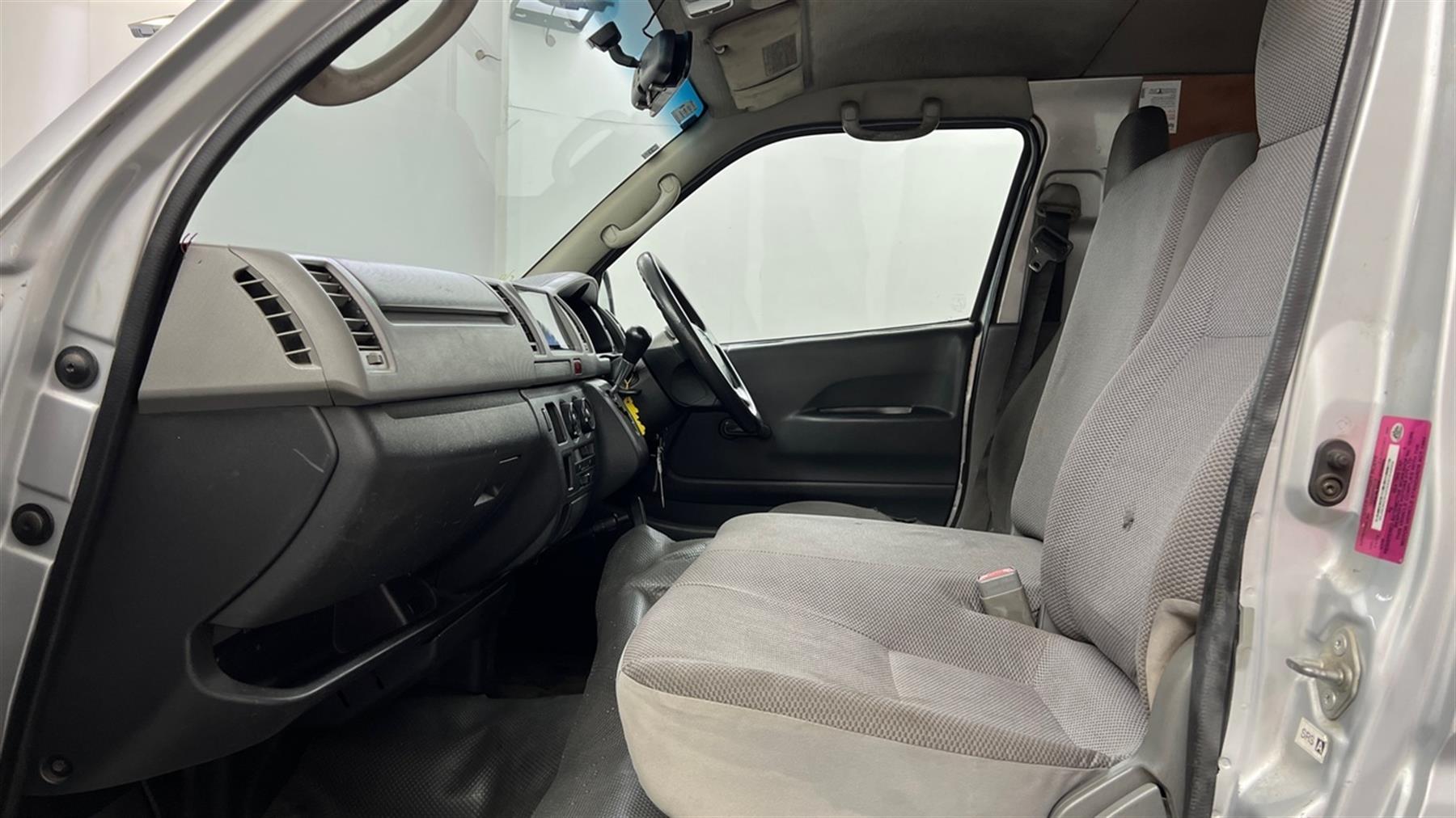 Used 2005 Toyota HiAce 200 4D Van - Used Car for Sale – Manheim Car Auction