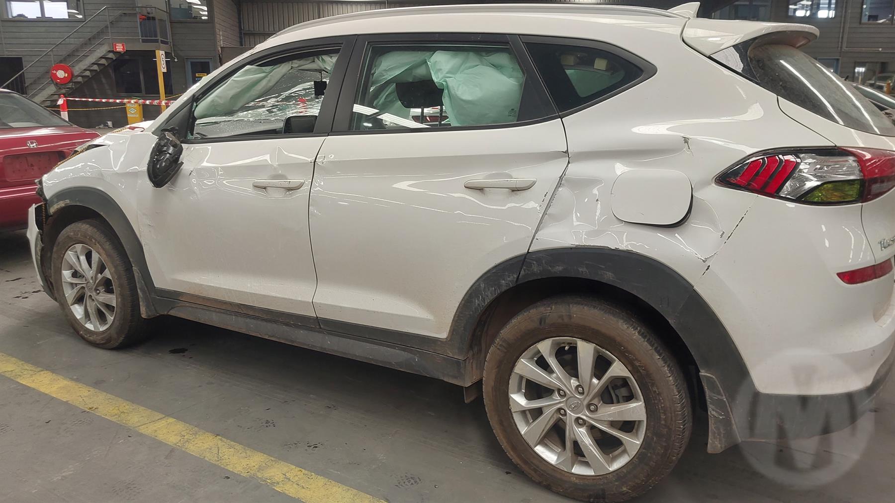 Damaged 2018 Hyundai Tucson TL 2.0P Active X S/Wagon For Auction in National Online, National ...