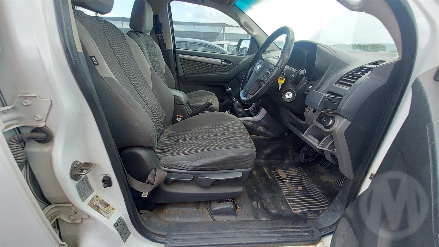 Damaged 2014 Holden Colorado LX Dual Cab Chassis For Auction in Eagle Farm, Brisbane, Queensland ...