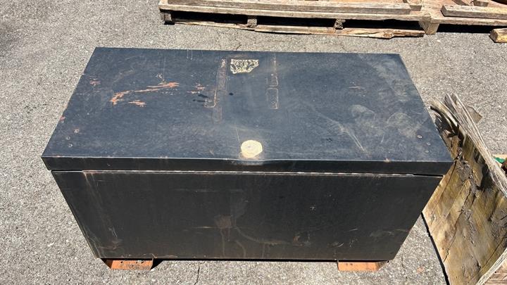 Used Black Snake Toolbox With 100 Tonne Sling For Auction in Perth Int ...